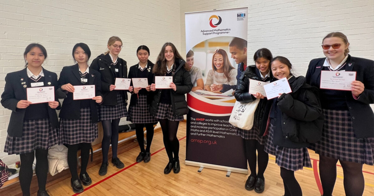 Mathematicians demonstrate excellent teamwork as well as problem ...