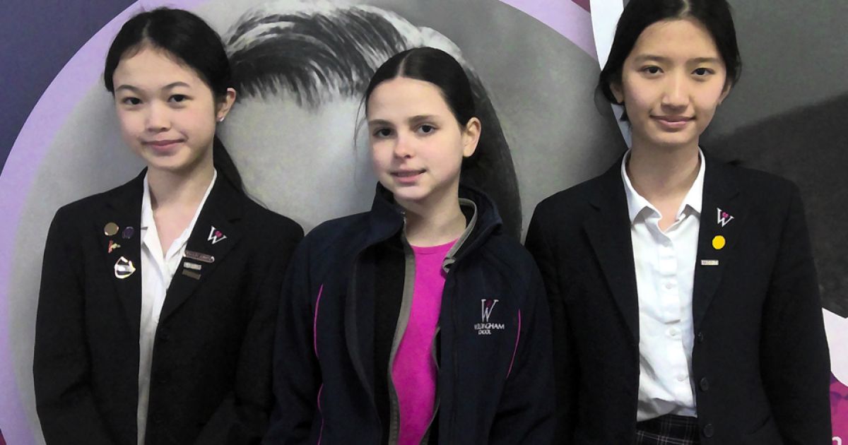 Year 9 students enjoy exploring topology at expert-led Ri Mathematics ...