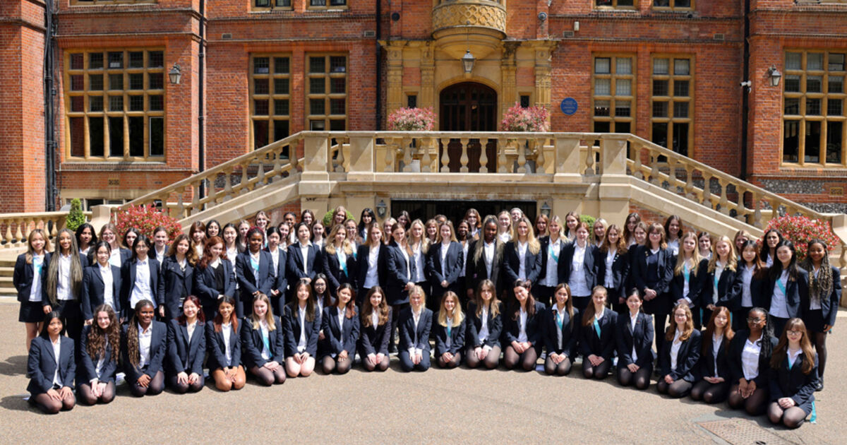 Upper Sixth commemorate time at Woldingham | Woldingham School